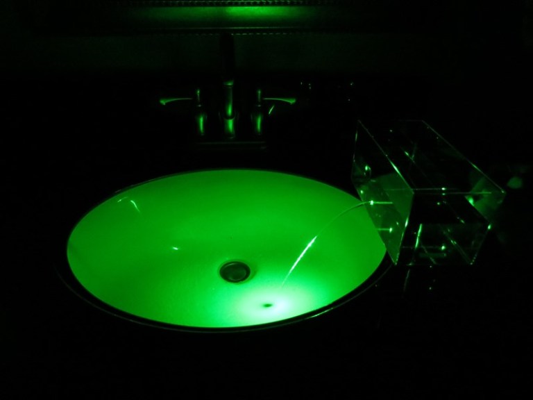 1842: Jean-Daniel Colladon guides light with water | Skulls in the Stars